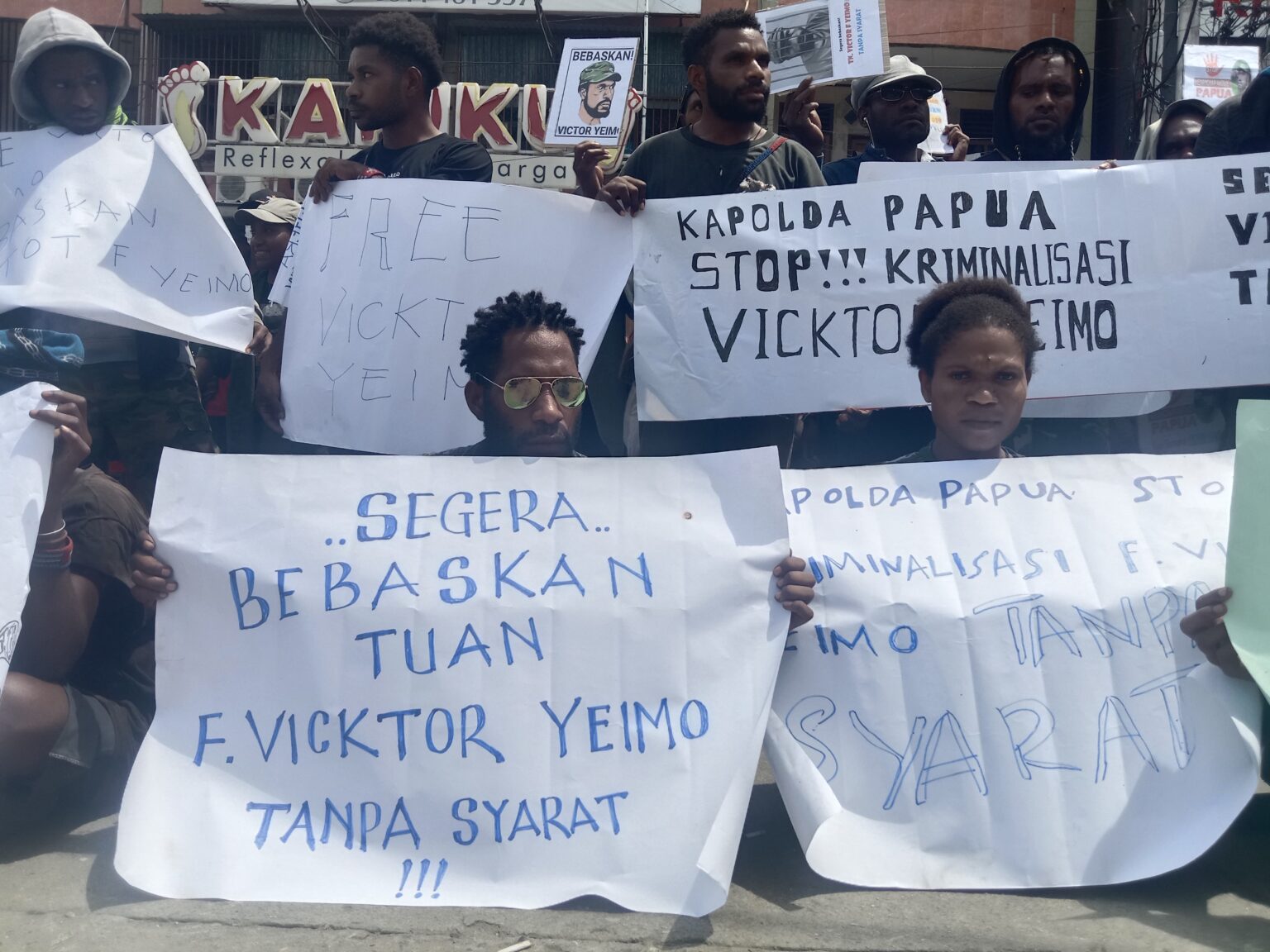 Silent action, KNPB demands that Viktor Yeimo be released | Australia West Papua Association ...